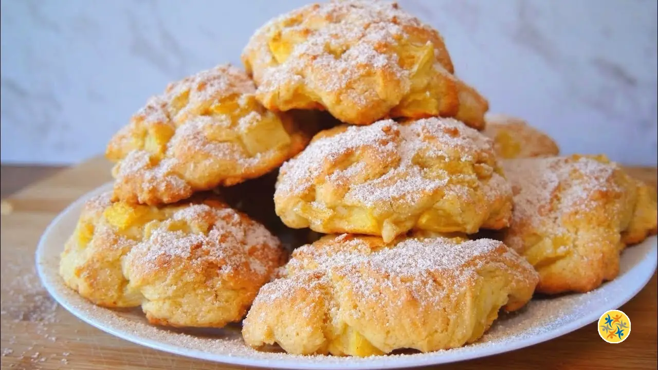 Petits biscuits moelleux aux pommes, parfaits en famille