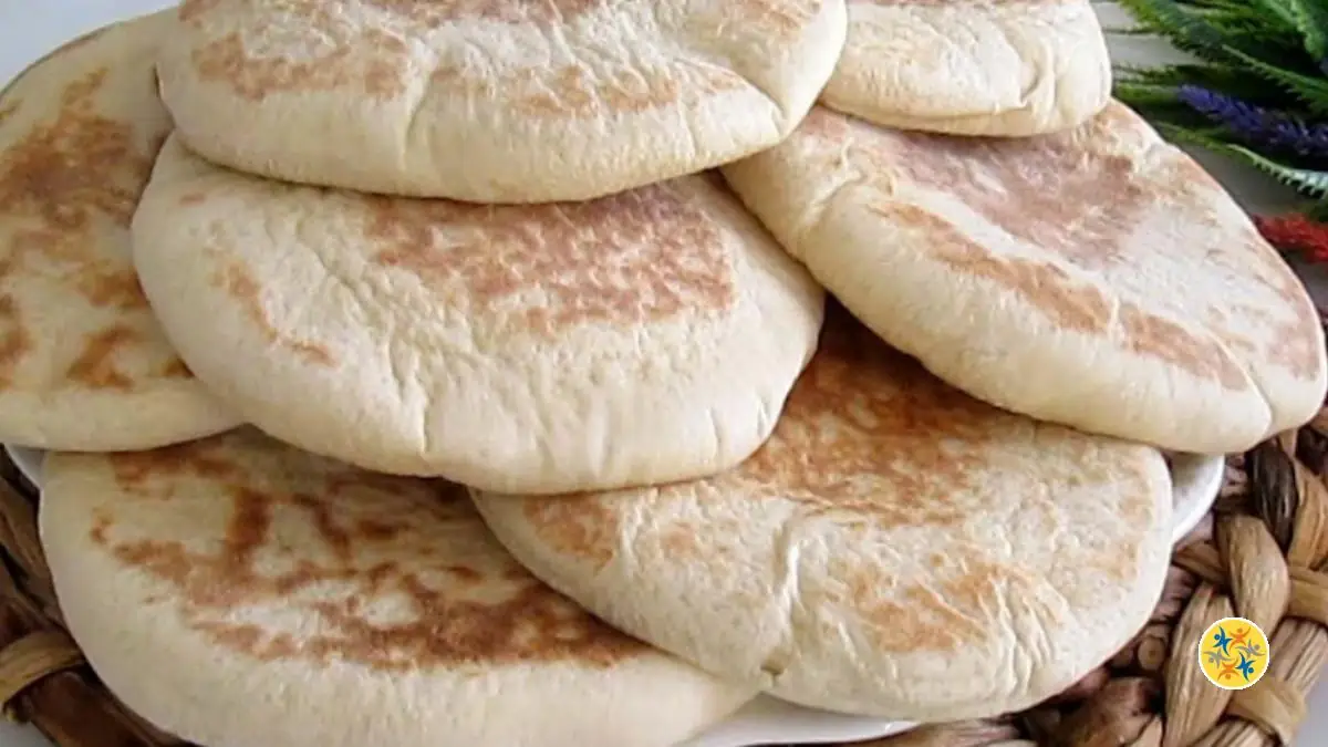 Essayez ce Pain Traditionnel Hyper Moelleux Préparé sur 10 Étapes Rapides