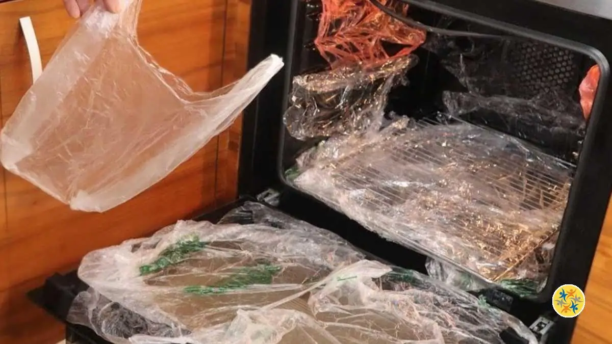 Le Plastique et 4 Étapes Principales pour Dégraisser un Four Rapidement