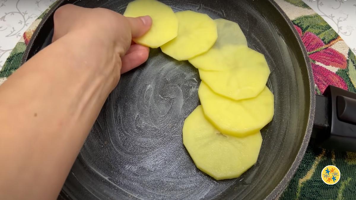 Faites un Bon Diner Avec Seulement une Pomme de Terre et 2 Œufs